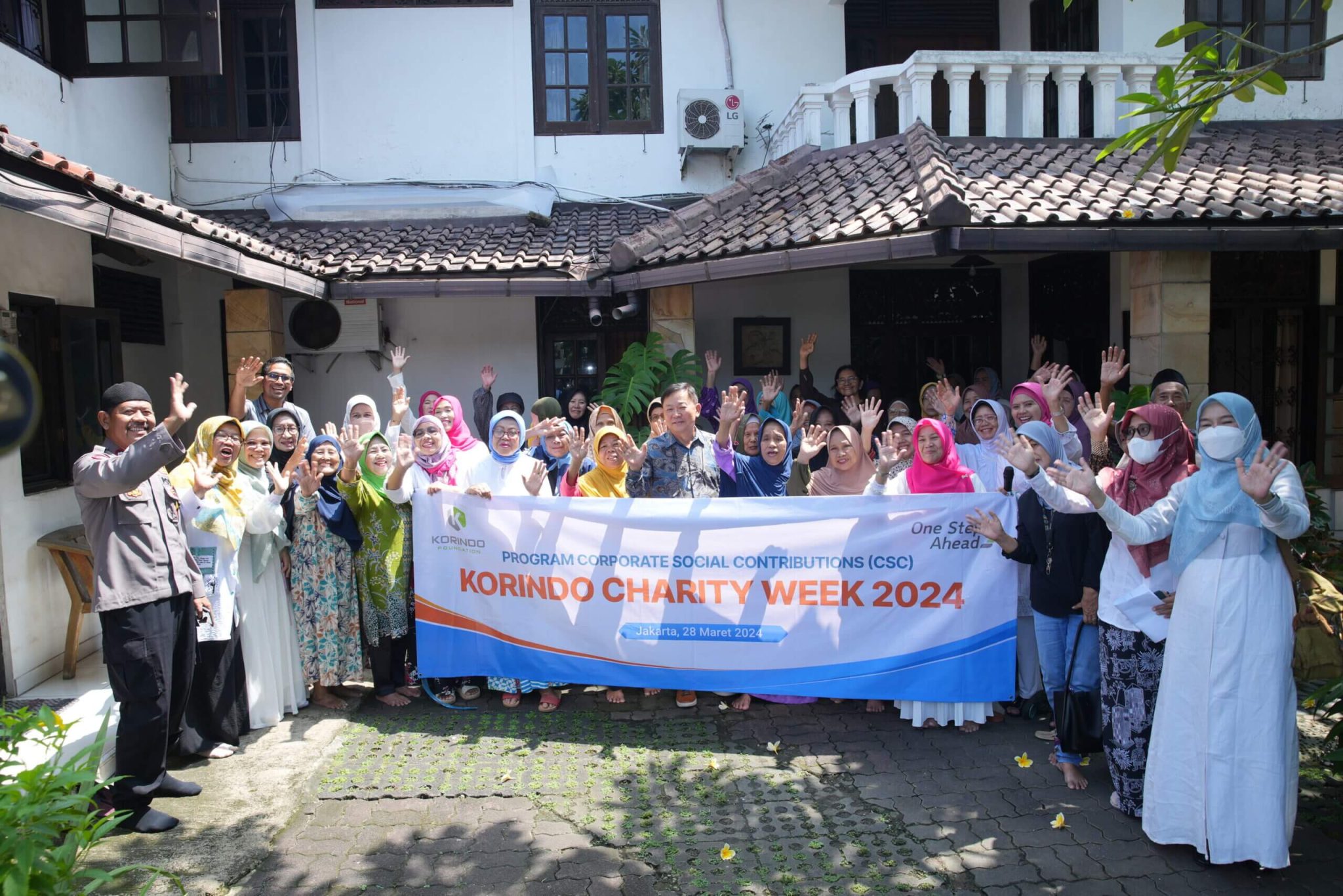 Korindo Foundation Makes Basic Food Donation Through Korindo Charity Week